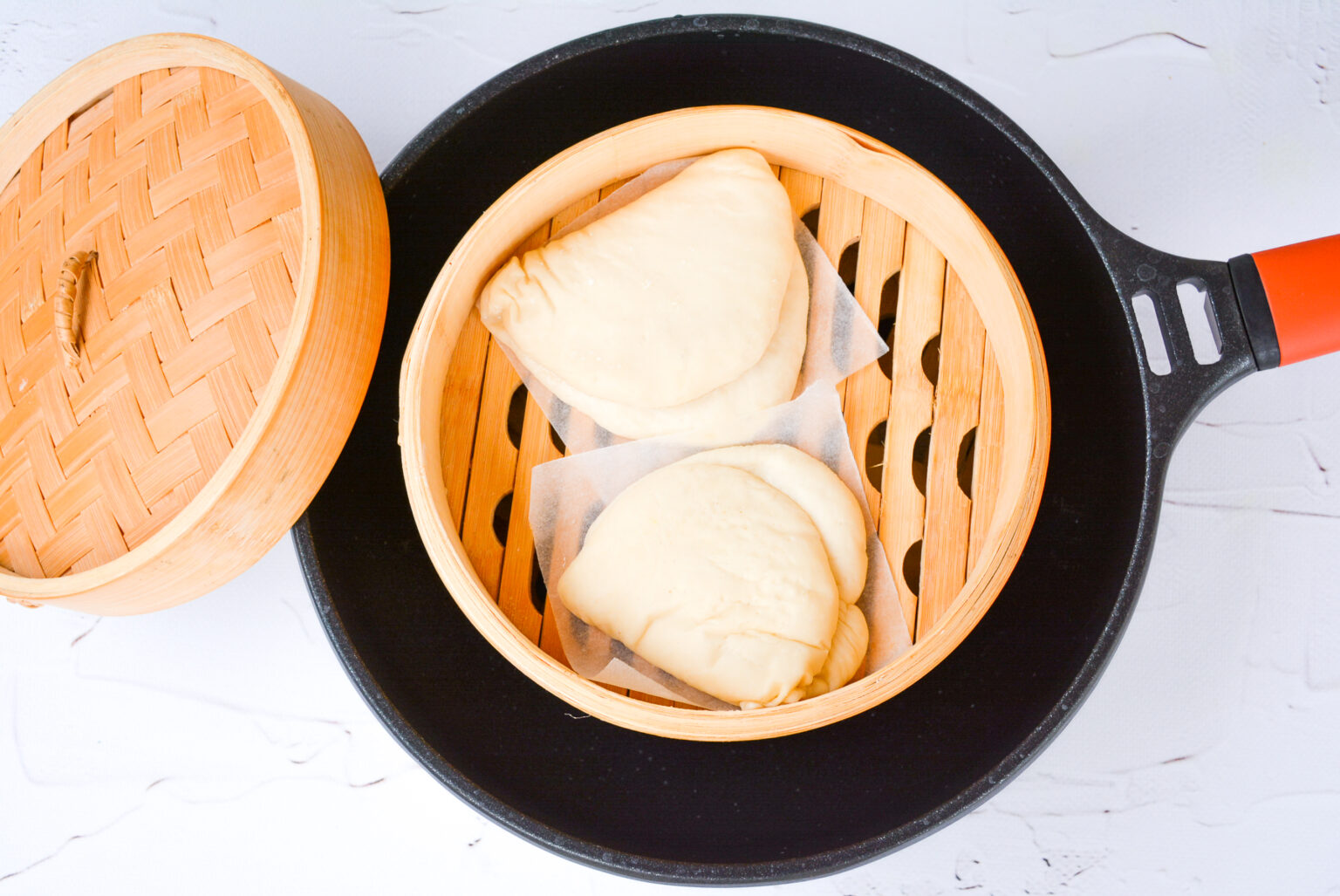Duck bao buns - Chifle pufoase asiatice, coapte la abur, cu rață ...